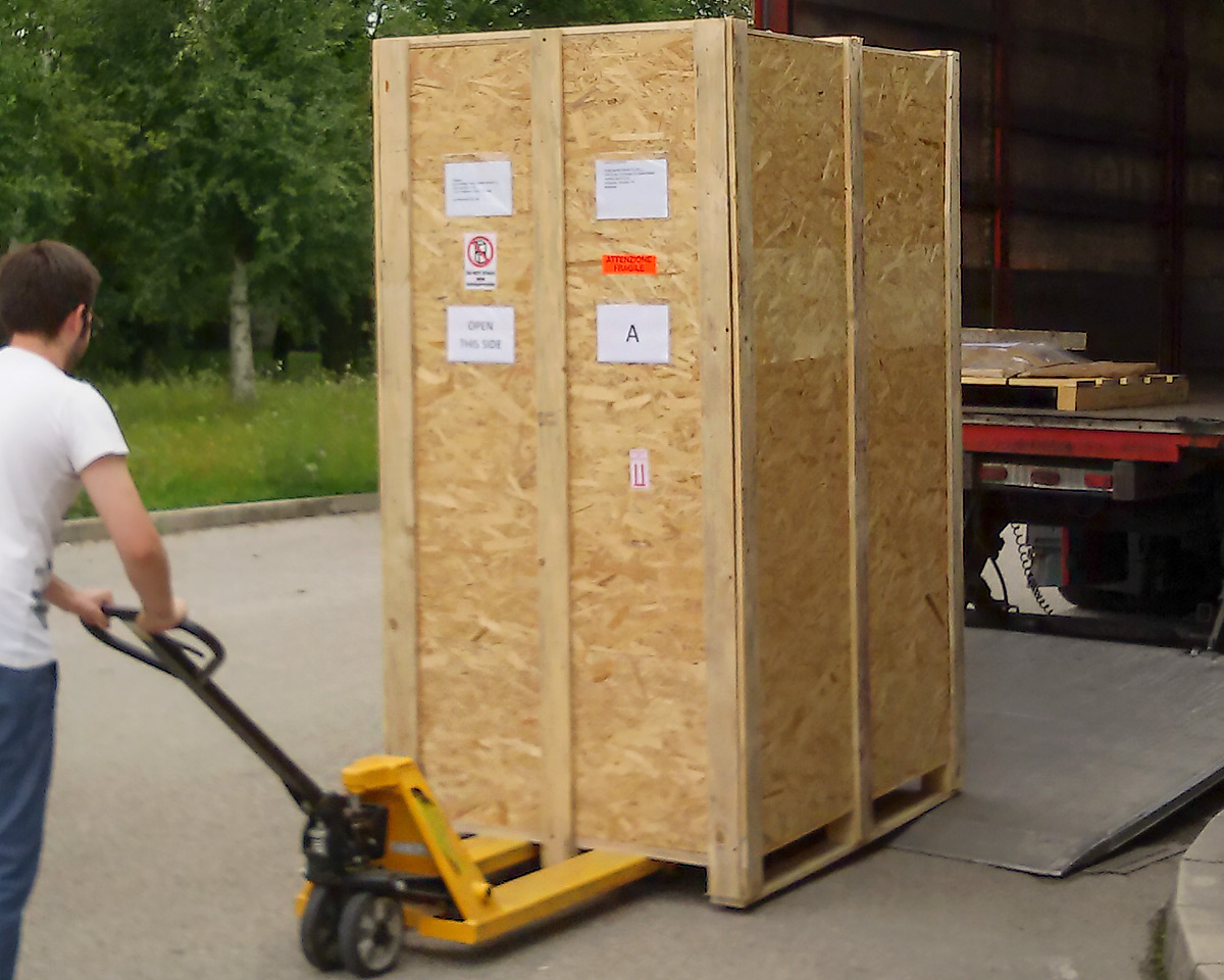 Packaging and Shipping | Multiforme Lighting