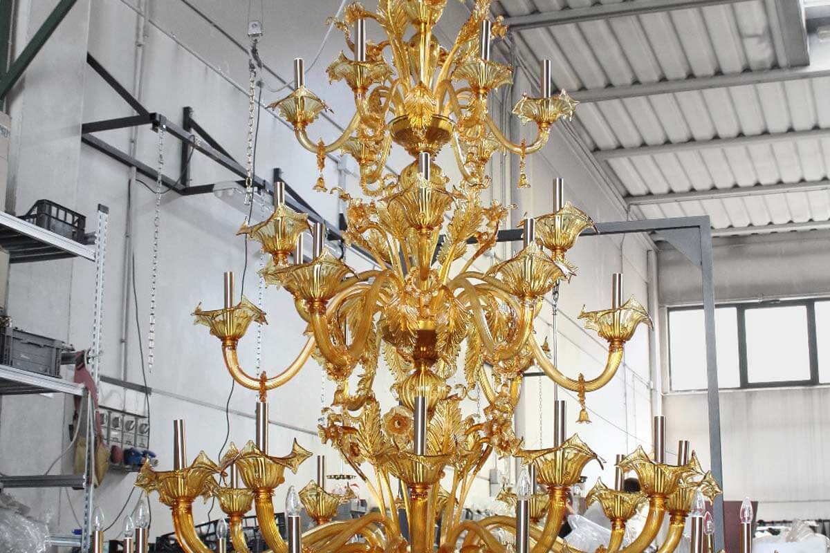 Murano chandeliers factory Made in Italy - MULTIFORME lighting