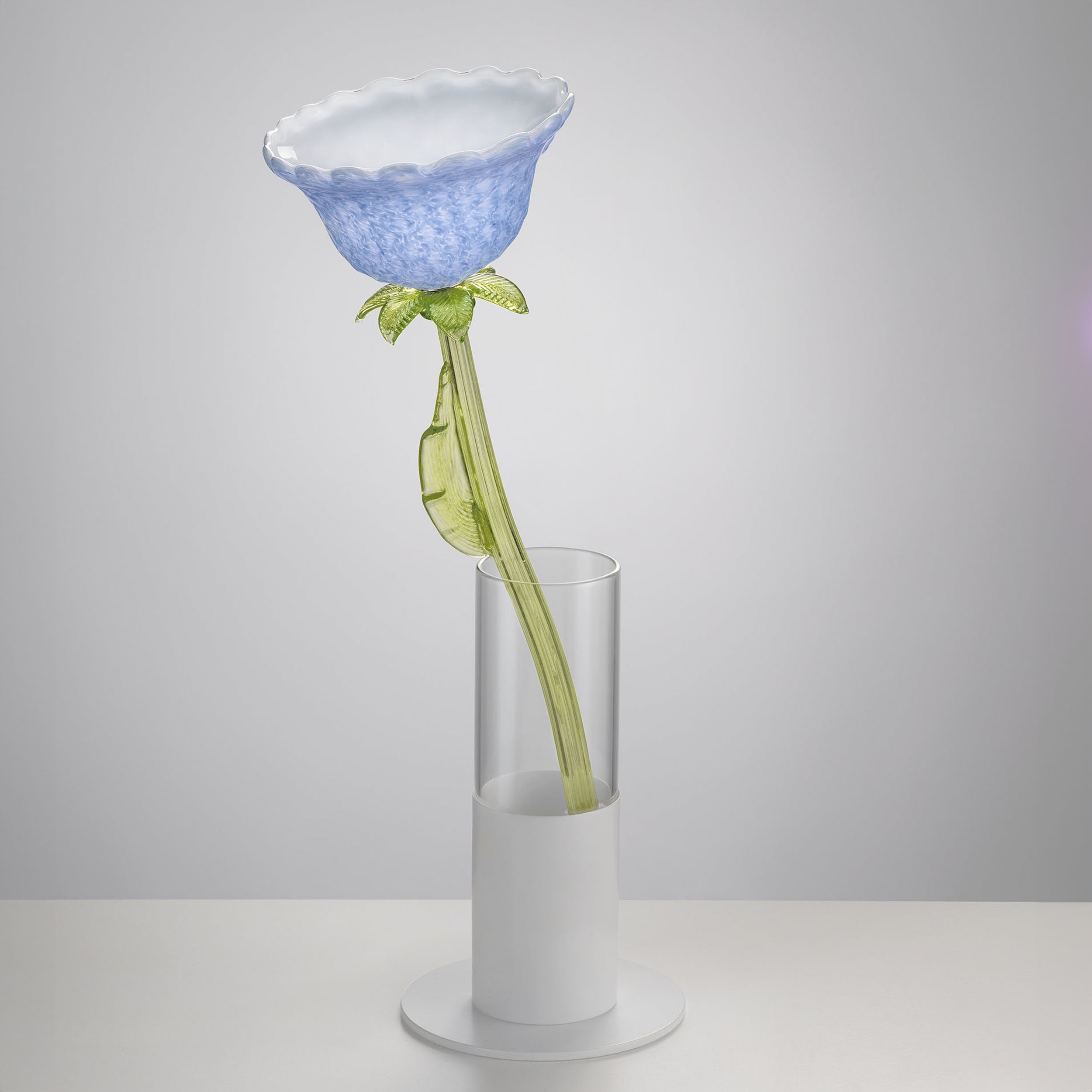 Moonlight Periwinkle flower in hand-blown artistic glass | Multiforme